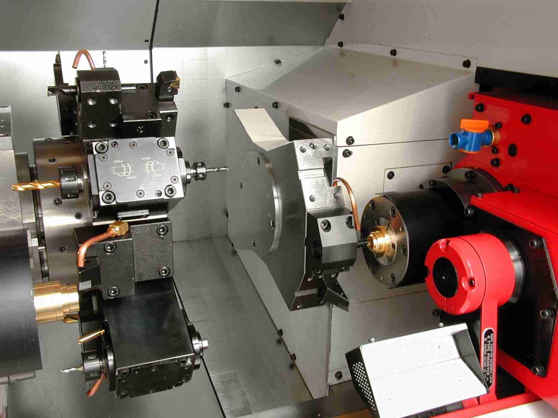 Precision shafts - CNC Turning - CNC sliding head lathes.